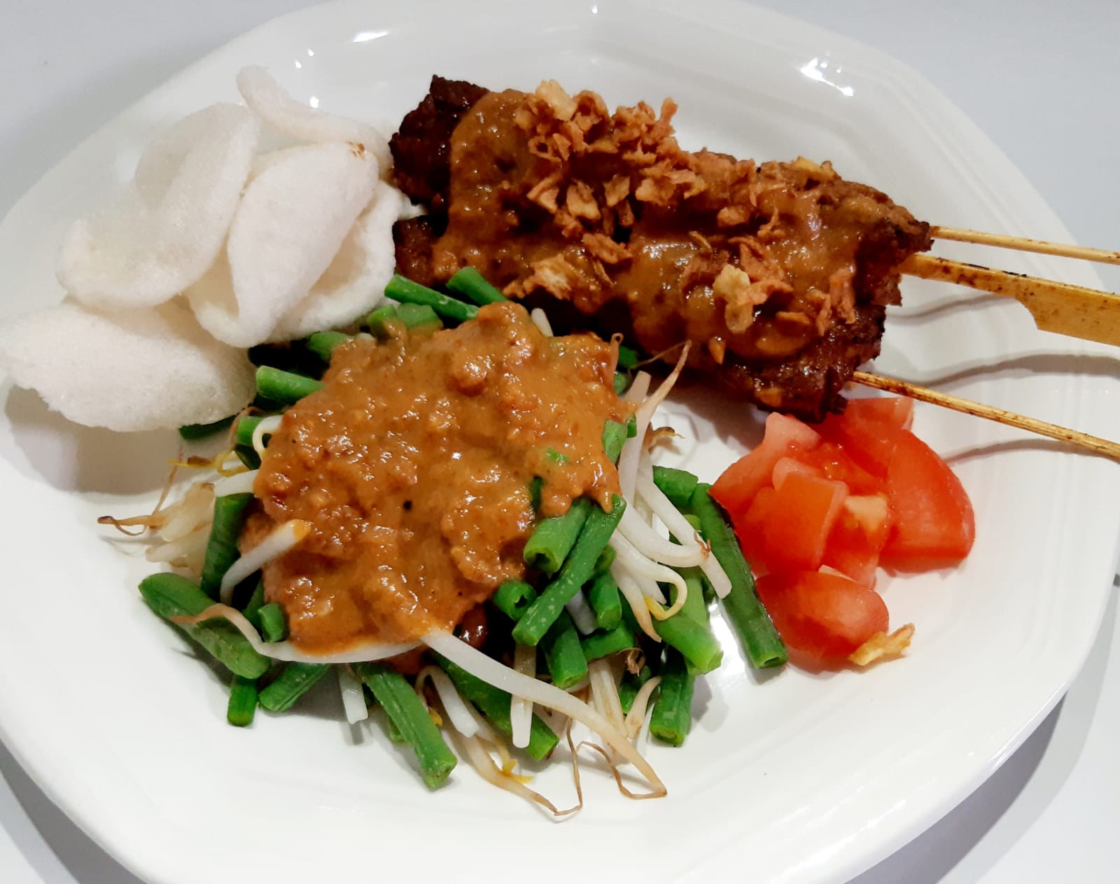 Siwoh June - Surinaamse Catering - Week Menu · Archief april 2021